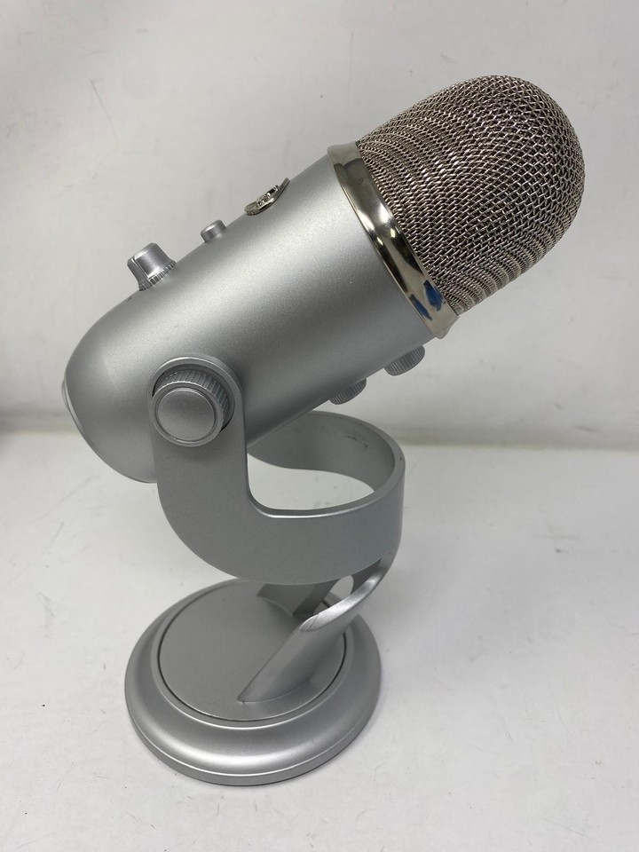 Blue Yeti - USB Streaming Microphone - Silver | eBay UK