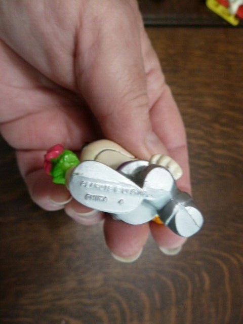 Peanuts Snoopy Knight Armor Kneeling W Flowers PVC Figure Vintage | eBay