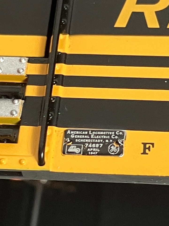 Lionel shells for D&RGW ALCO PA-1 #601C w/light boards - see the ...