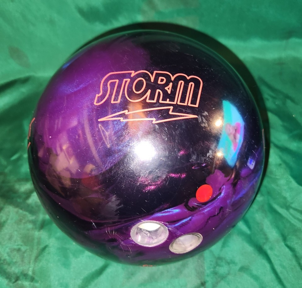 Storm Revenant Bowling Ball 15 lbs Preowned Span 4 11/16 Inches Clean ...