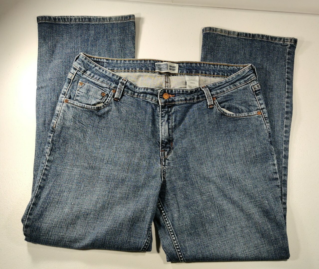 Levi Signature Low Rise Medium Wash Bootcut Jeans 18 … - Gem