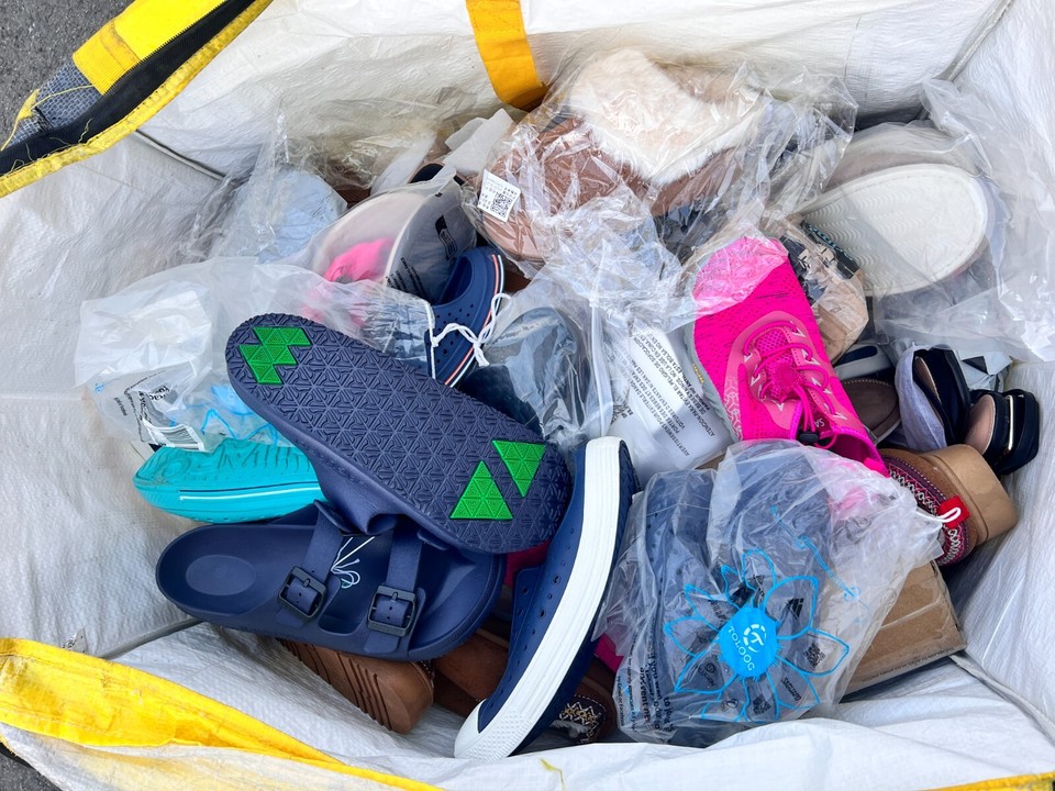 Amazon Liquidation Wholesale Overstock Returns Mixed Lot CLOTHES SHOES ...