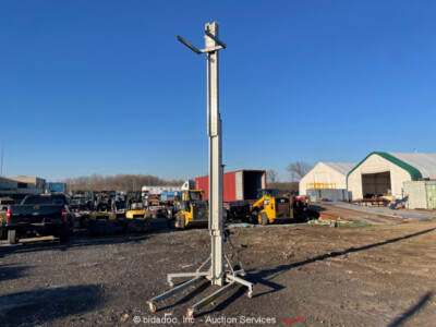 2009 Genie SLC-24 24' Vertical Mast Lift Duct Jack Material Hoist ...