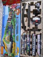 Hornby R40001 The Beatles Yellow Submarine EuroStar Coach Pack OO Gauge ...