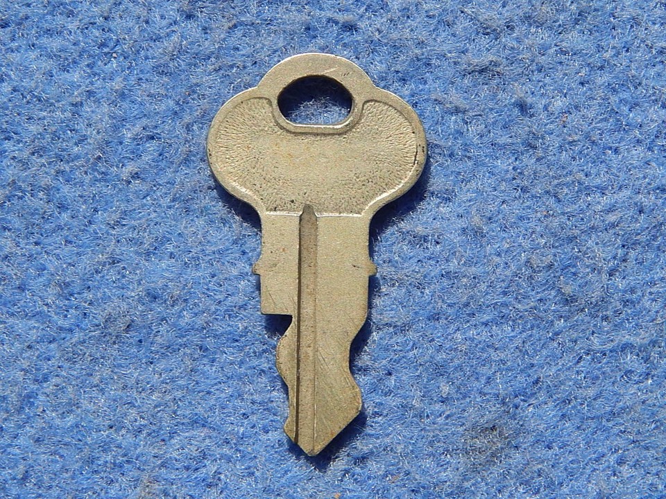 vintage coin op key: Chicago Lock key 4570 | eBay