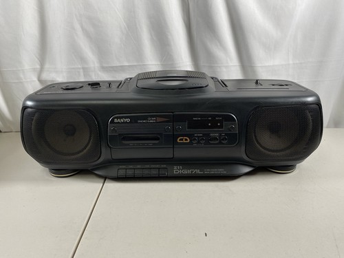 Sanyo MCD-Z11 CD Tape Cassette AM/FM Radio Boom Box Portable Player ...