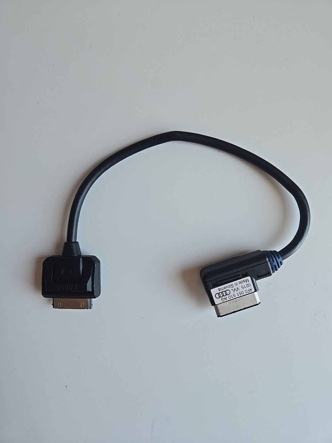 Genuine Audi Music Interface iPhone Cable MDI 30 Pin Adapter Charger ...
