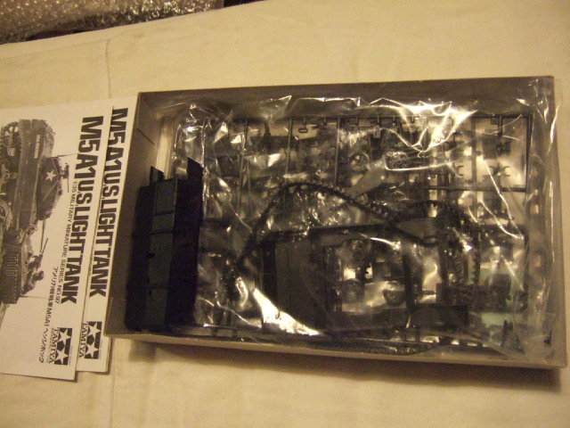 1 35 M5A1 U.S. LIGHT TANK TAMIYA KIT N° 35097 | eBay