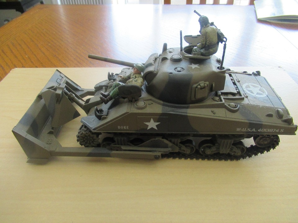 21st Century WWII U.S. M-4 Sherman Tank w/Bulldozer Blade 1/32 Loose ...