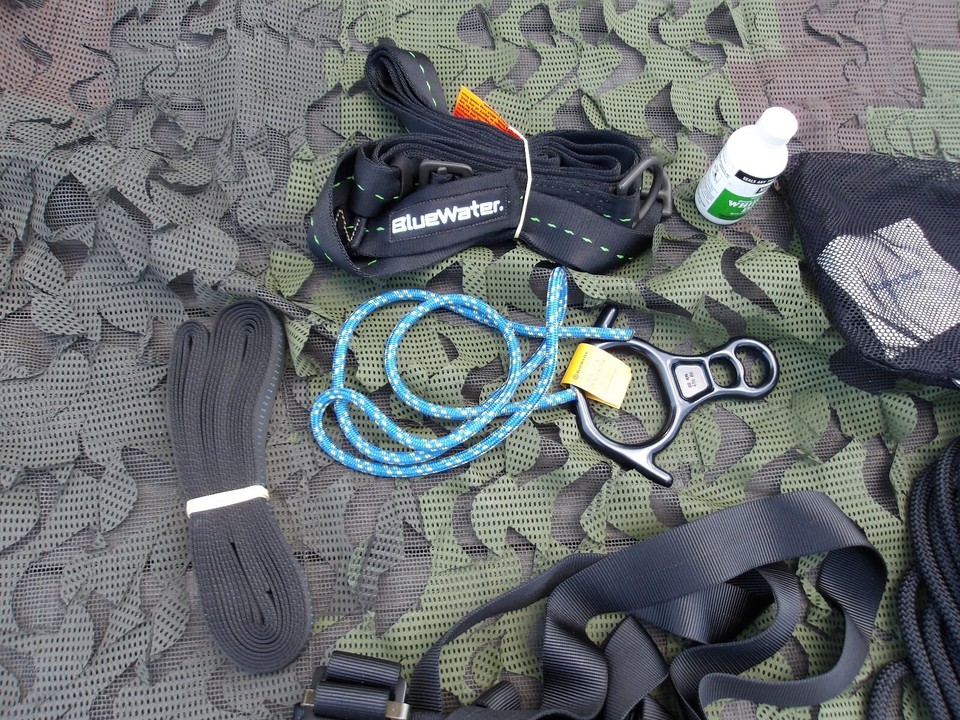 MILITARY SURPLUS BLUEWATER CLIMBING REPELLING GEAR ROPE CARABINIERS US ...