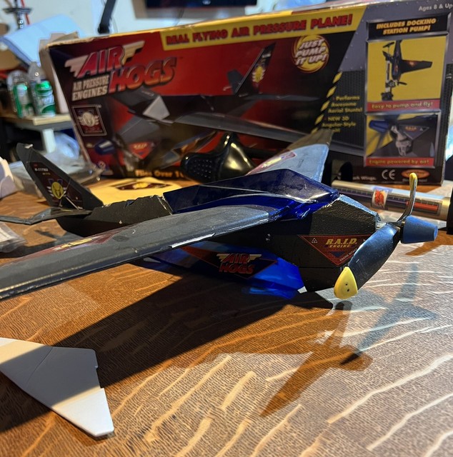 1999 Air Hogs Renegade Flying Air Pressure Plane Spin Master Sky RAID ...