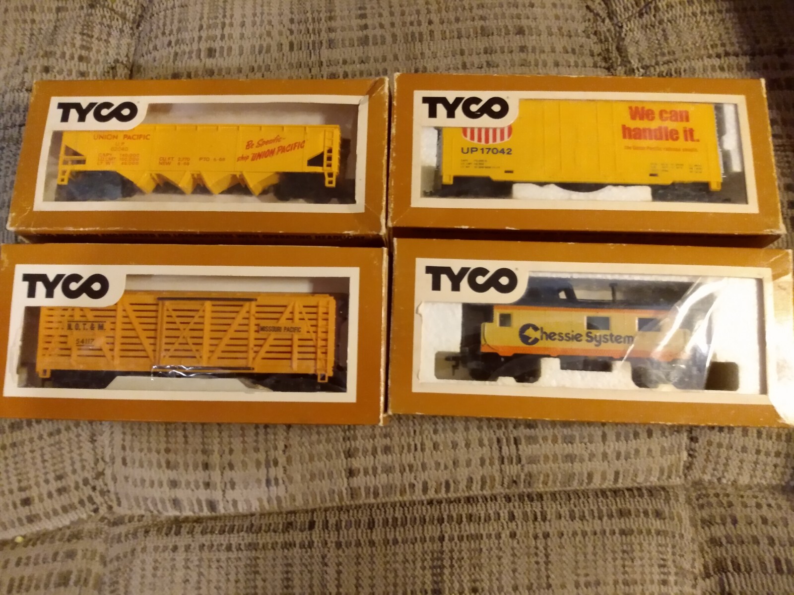 TYCO HO SCALE ROLLING STOCK LOT (335E, 327-03, 371A, 312A) Vintage (4 ...