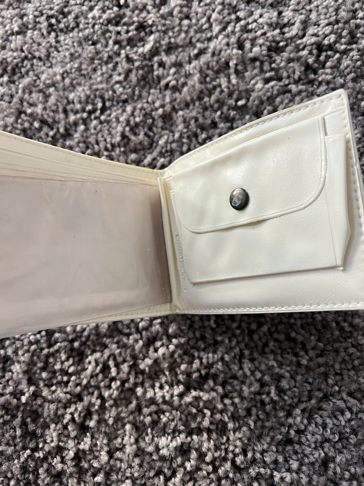 Showbiz pizza Wallet White 1986 Vintage Chuck E Cheese | eBay