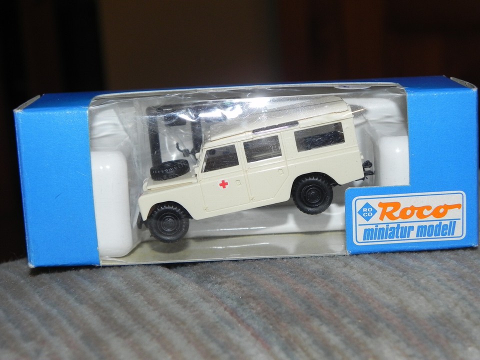 Roco Miniatur Modell 1380 Land-Rover Rotes Kreuz DRK Red Cross Off-road ...