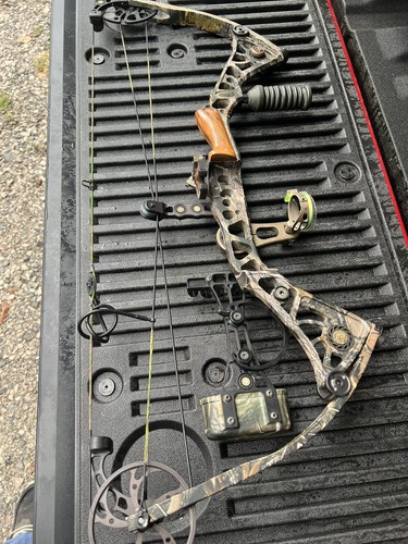 Mathews drenalin compound bow right hand 28 In 70LB | eBay