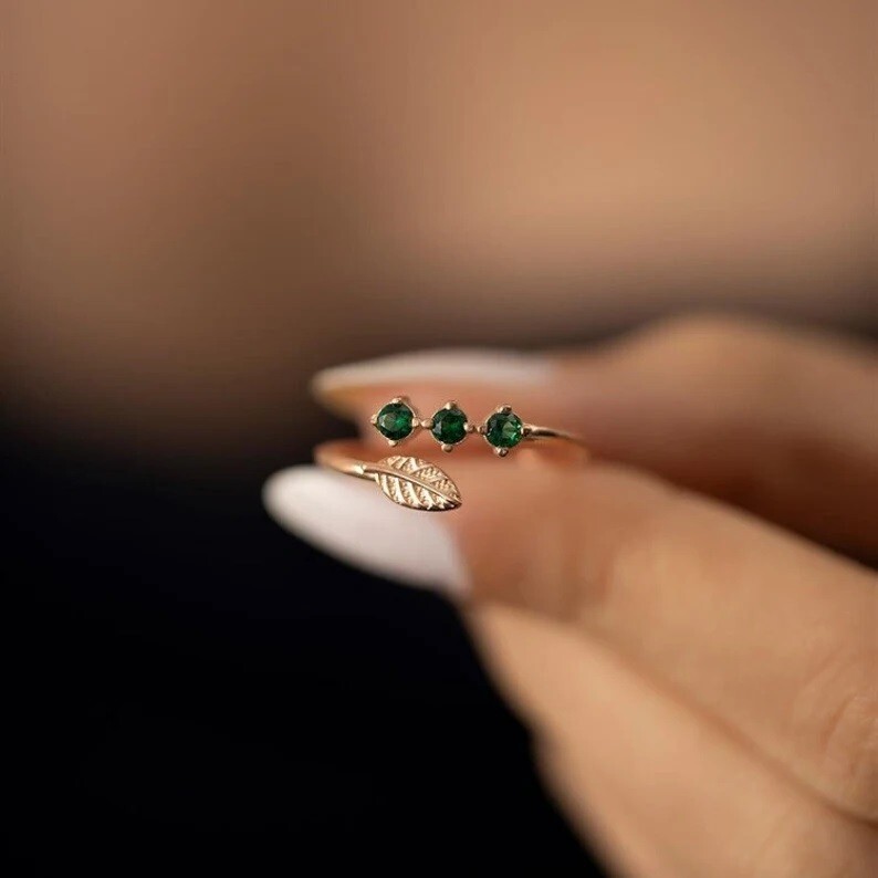 Simulated Shiny Green Emerald Women Leaf Open Design Ring In 10K Yellow ...