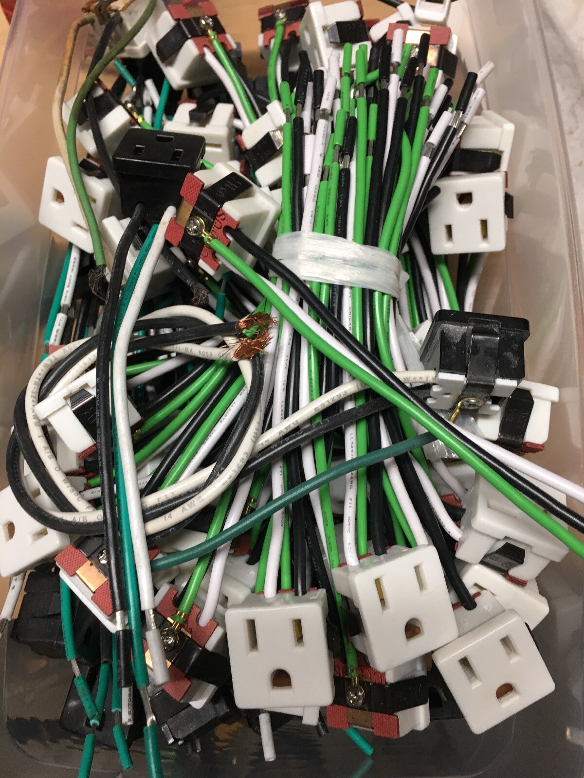 3 Wire 2 Pole Snap-in Convenience Outlet 15 Amp 125 Volt White | eBay
