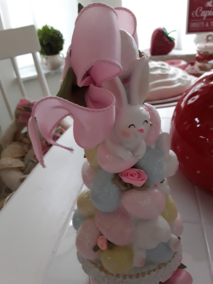 PINK ROSES UNIQUE RARE BEAUTIFUL EASTER EGG BUNNY CAKE ON PINK PEDESTAL ...