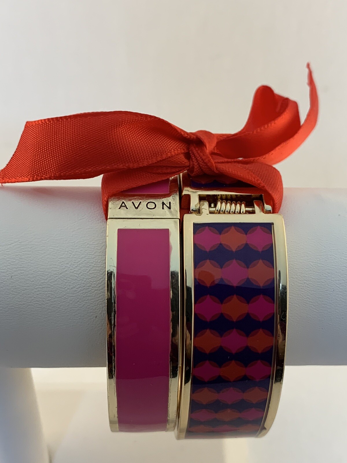 New AVON Signature Collection Joyful Beautiful Bangle Set (1640) | eBay