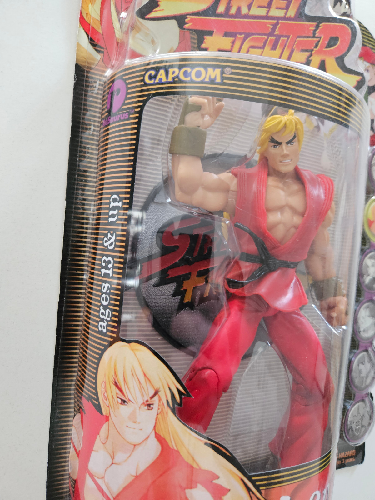 STREET FIGHTER Figurine KEN Rouge Capcom Round One Resaurus Action ...