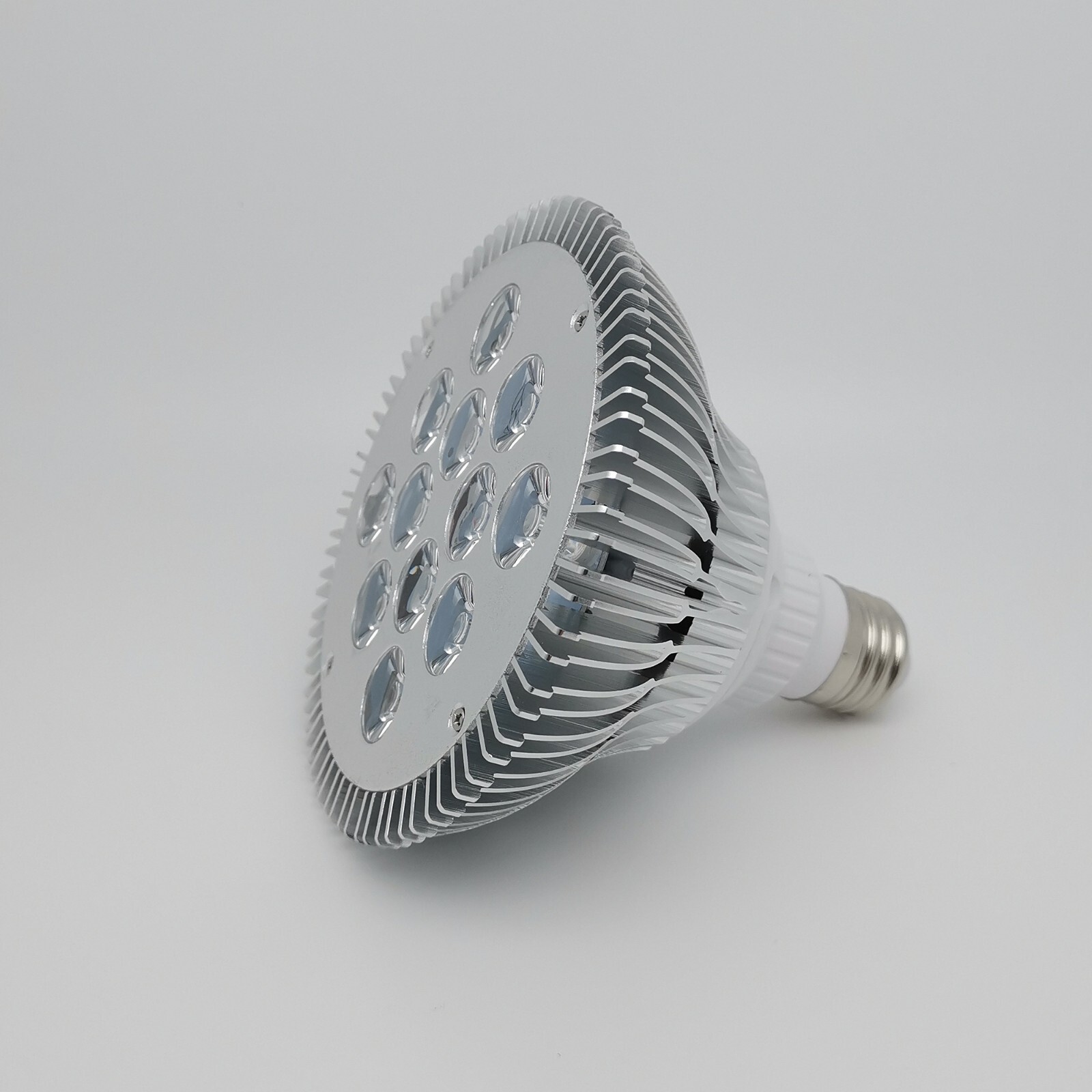 24W 670nm~680nm PAR38 Deep Red LED Lamp Spot Light Bulb Therapy Plant ...