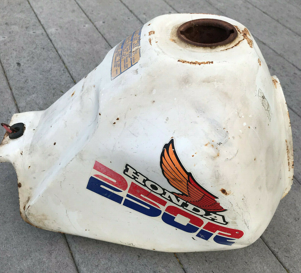 Honda XL250R Gas Tank . Used Item with marks , 1986 Era P/N 17500-KT4 ...