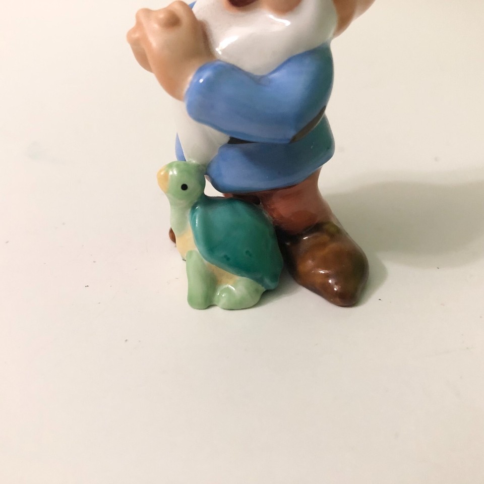 Disney Happy Dwarf Figurine With Turtle Snow White 2.5 Inch Tall Figure ...