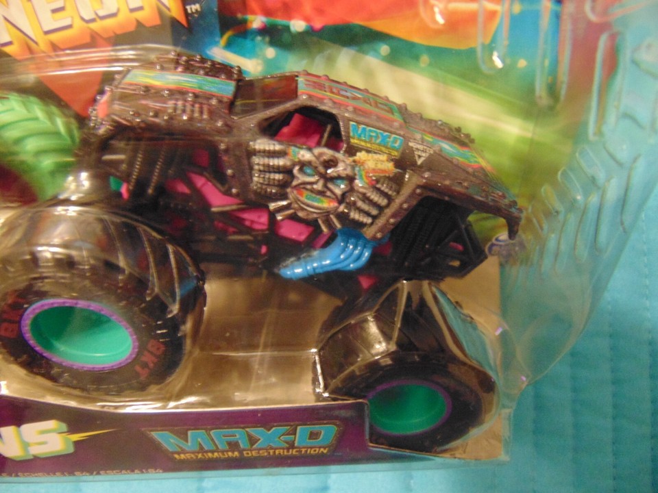 NITRO NEON 2023 SPIN MASTER Monster Jam 2-Pack SPARKLE SMASH & MAX-D | eBay