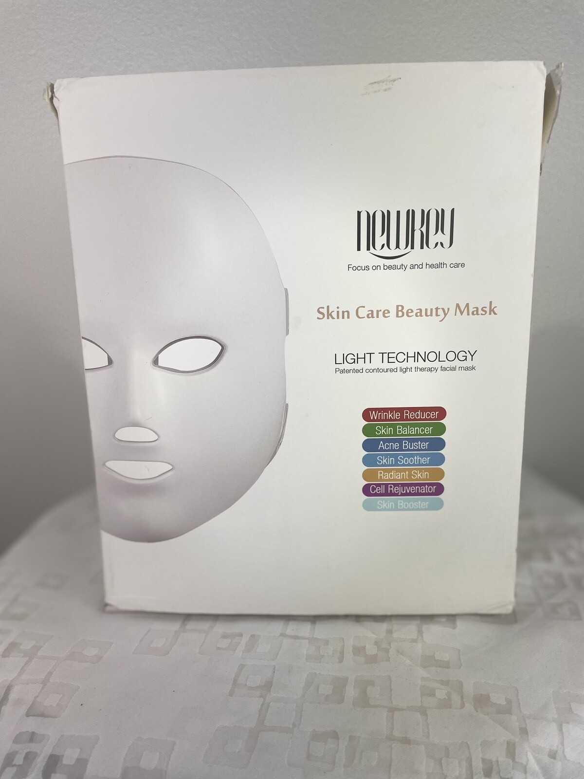 NEWKEY Led Face Mask Light Therapy, 7 Led Light Therapy Facial Skin ...