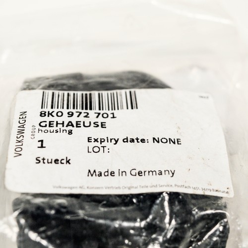 NEW AUDI A1 8X FLAT CONTACT HOUSING WITH LOCKING MECHANISM 8K0972701 ...