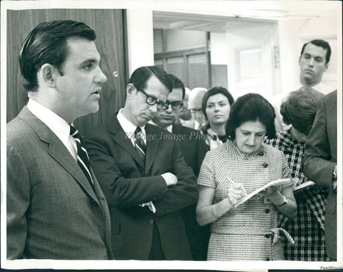 1969 Presidential Secretary Ron Ziegler Nixon Vietnam Politics 8X10 ...