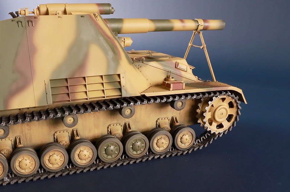 STOCK Trumpeter 1/16 German Sd.Kfz.165 Hummel (Late Production) Model ...