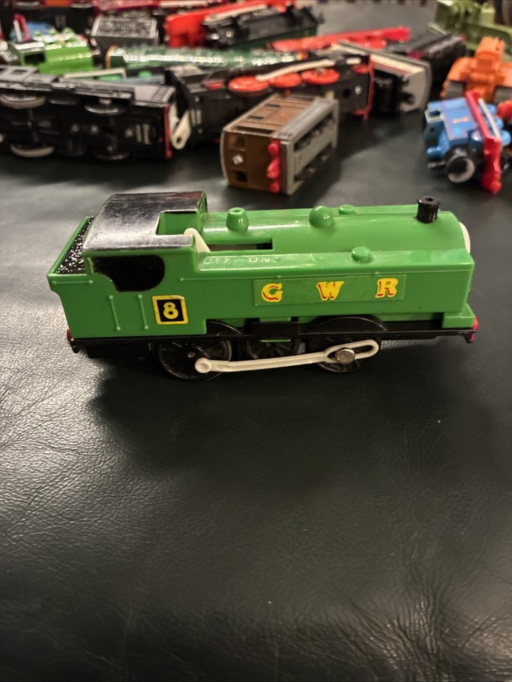 Thomas Trackmaster Duck’s Close Shave Hit Toy Works! | eBay