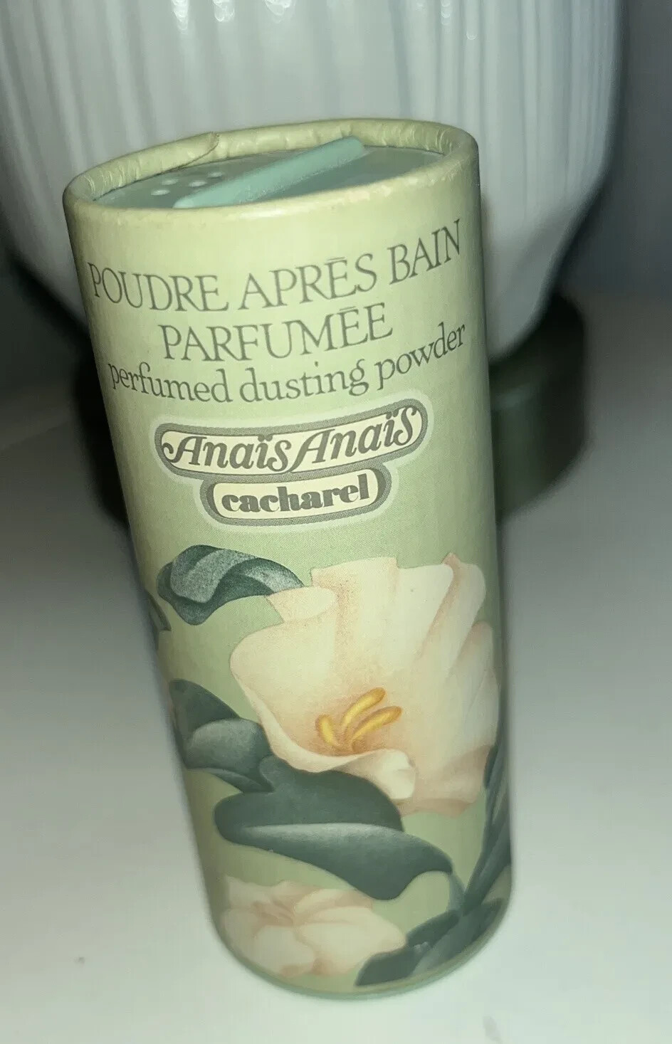 VTG Anais Anais Cacharel Dusting Perfumed Powder 1.5 Oz 43g Bath Shower ...