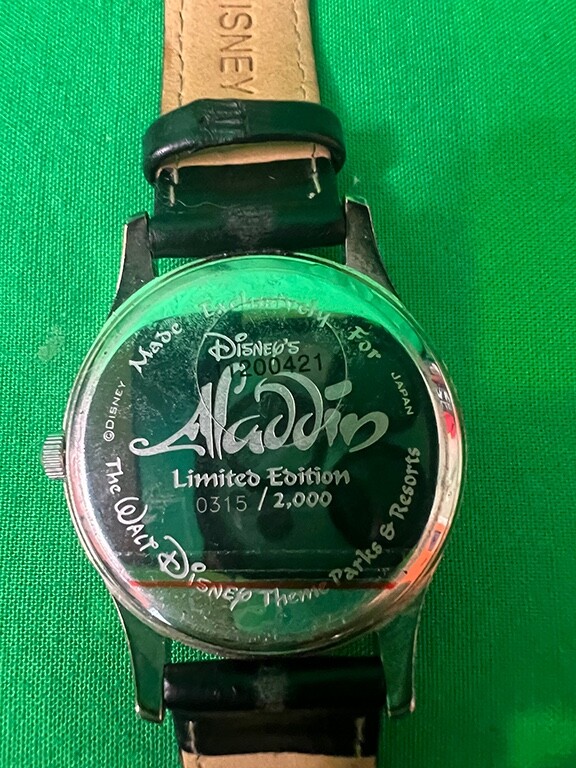 Disney ALADDIN CAVE OF WONDERS Watch & Figurine + Golden Scarab Beetle ...