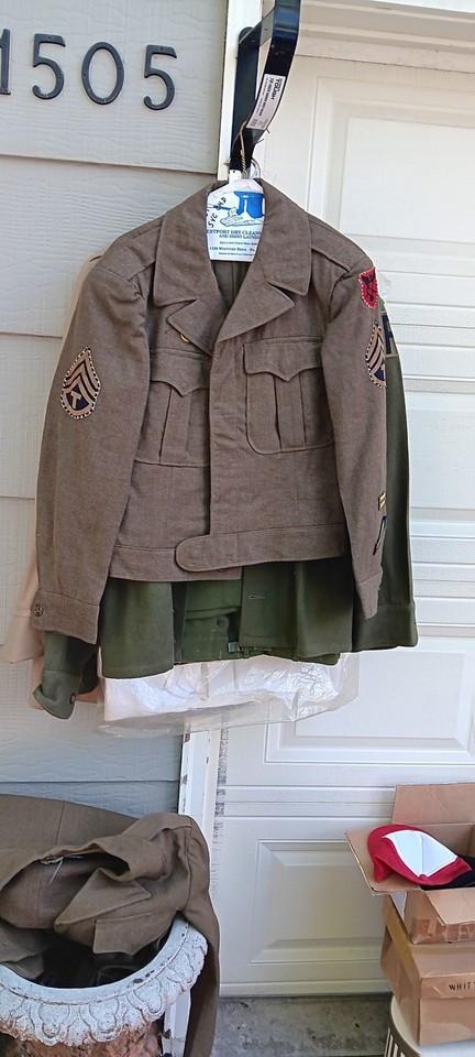 WW2 VINTAGE US MARINE WOOL IKE JACKET PATCHES INSIGNIA MAJOR MERLIN ...