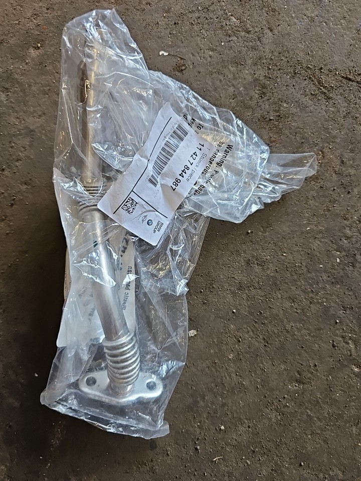 NEW BMW M5 F10 LEFT TURBOCHARGER OIL RETURN PIPE 11427844987 7844987 ...