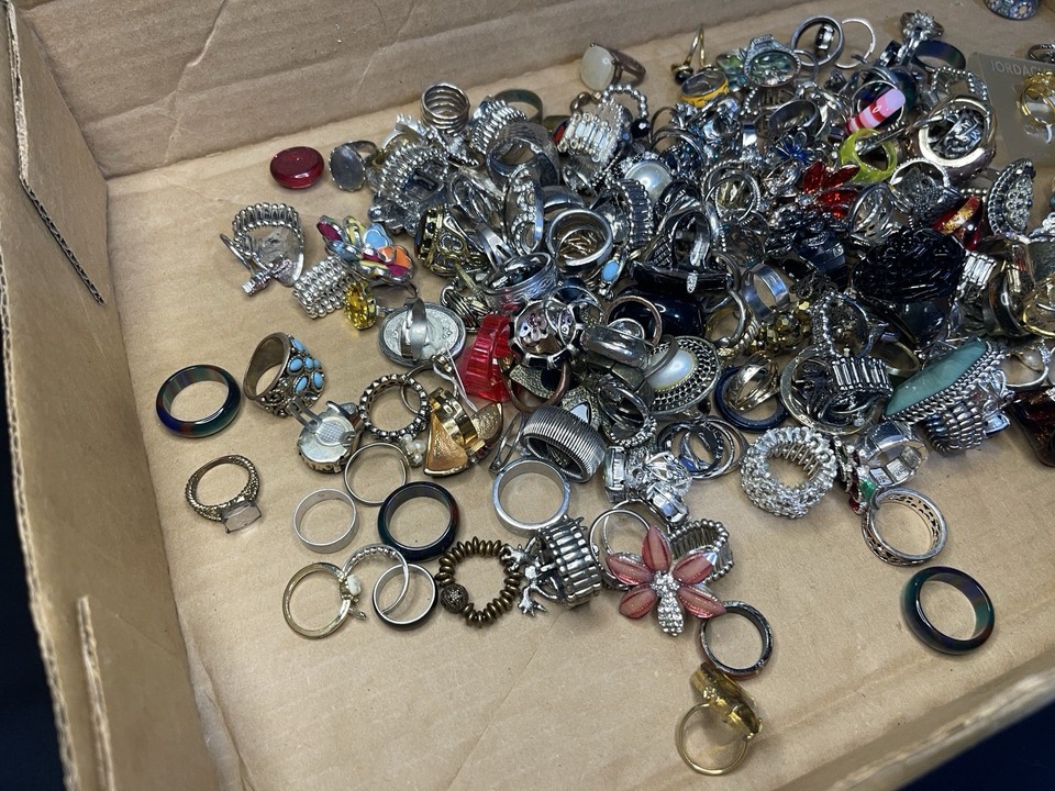 Vintage To Now Random Junk Jewelry Cosmetic Rings Lot 2lbs 11oz | eBay