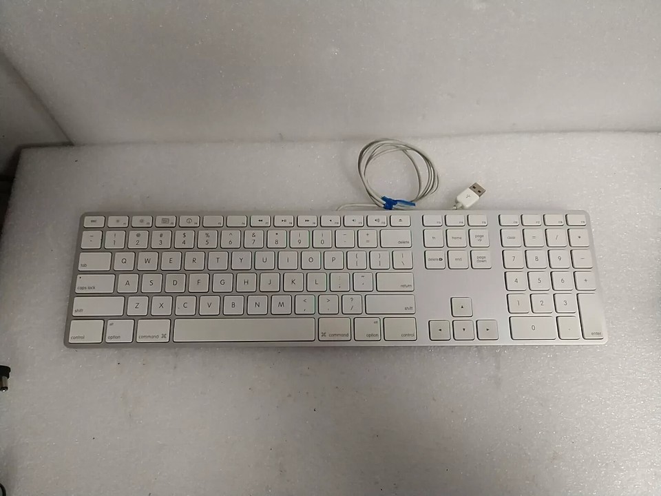Apple A1243 Wired USB Keyboard W/ Numeric Keypad White Genuine Tested ...