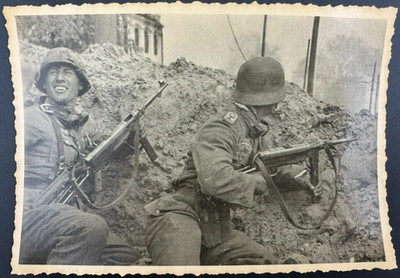 German troops on the eastern front with submachine guns ERMA MP-40 | eBay