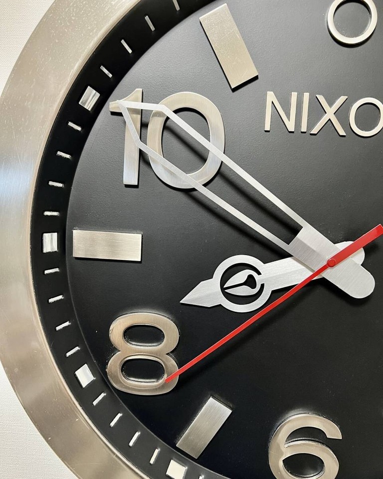 Nixon Wall Clock Large Analog Clock Round Black × Silver 23.5in | eBay
