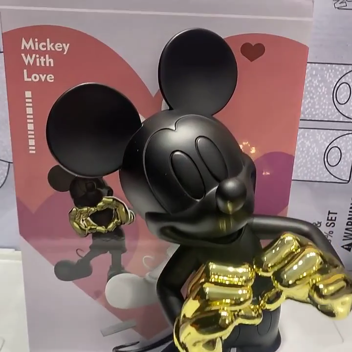 Disney Mickey Mouse Resin Yard Statue Hypebeast Statue Mickey With Love ...