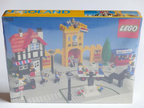 LEGO Legoland 1592 Town Square Castle Scene (Dutch Version) Sealed ...
