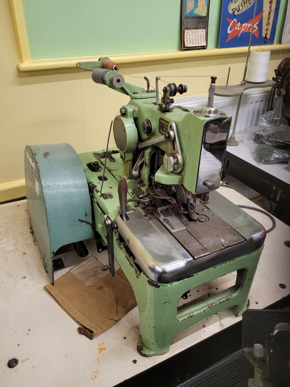 Reece 101 Key Hole Button Hole (Cut After) Industrial Sewing Machine ...