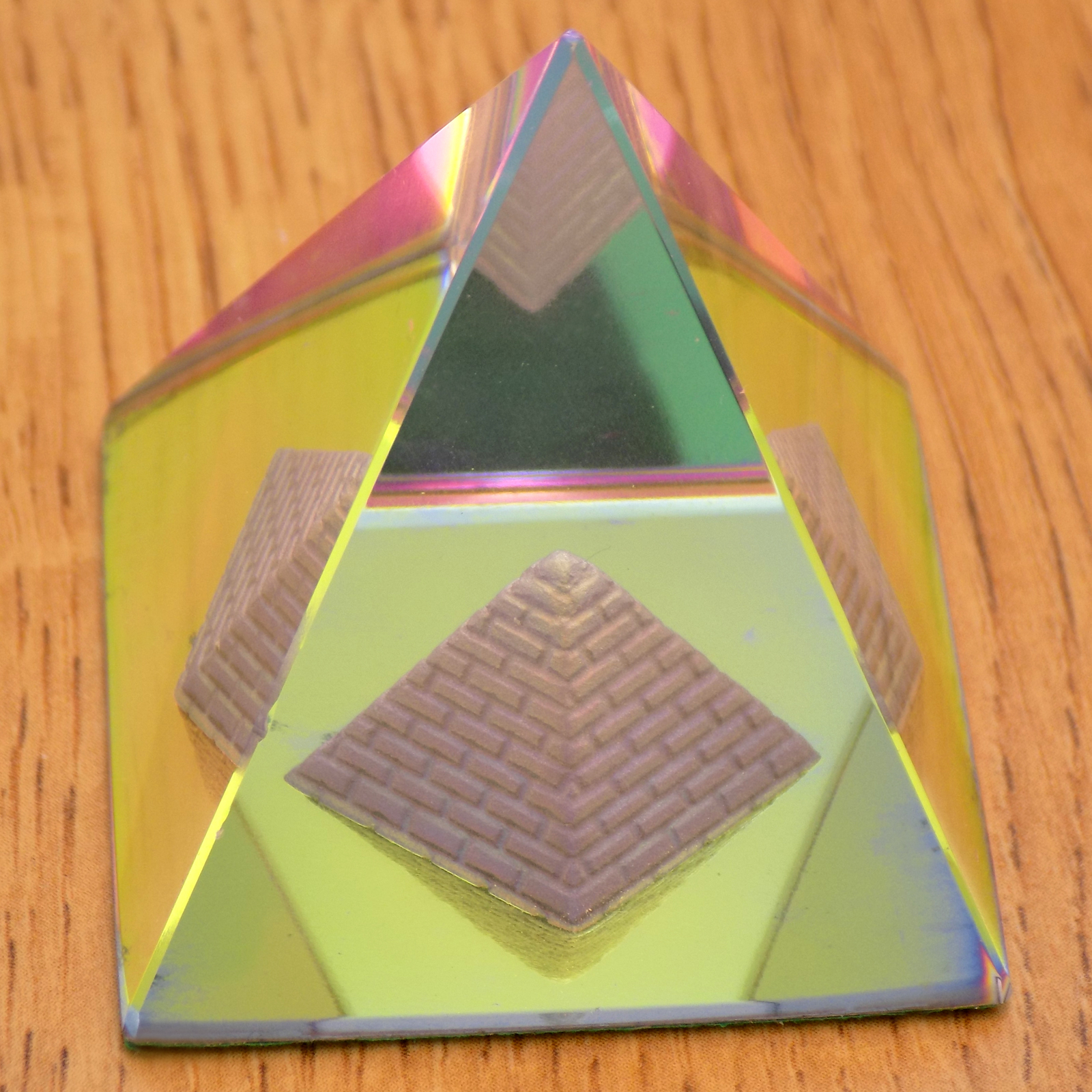 Decorative Crystal Glass Pyramid Paperweight Desk Souvenir Collectible ...