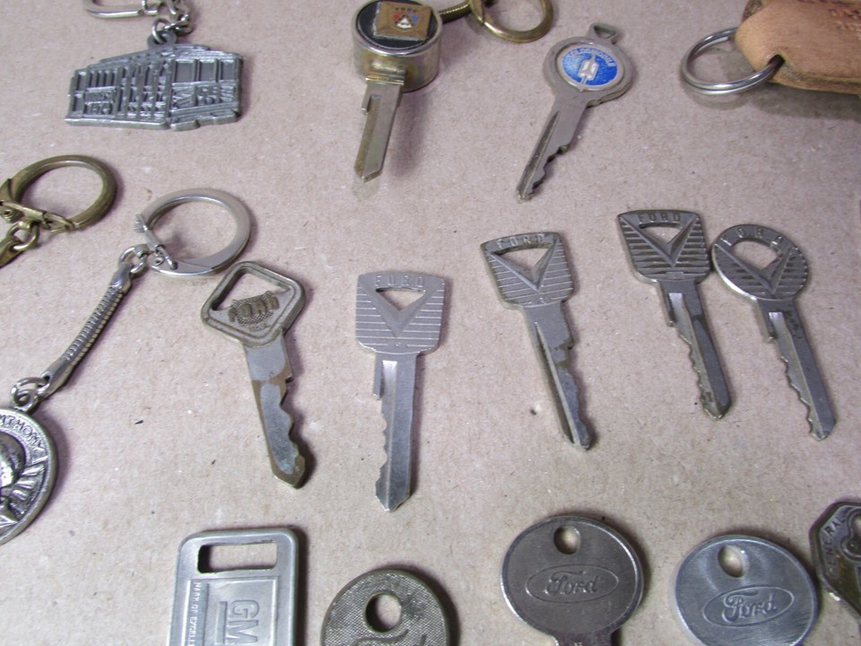 Lot of Vintage Keychains and Car Keys Ford Chrysler GM Chevrolet | eBay