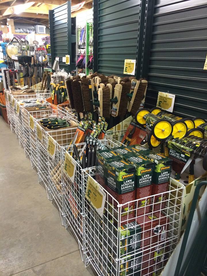 White Square Round Retail Dump Bin Baskets Shop Shopfitting POS Display ...