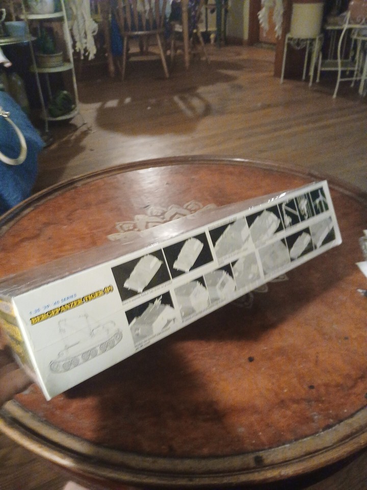 Dragon 🐉 Bergepanzer Tiger (P) Recovery Vehicle 2005 1:35 Scale Model ...