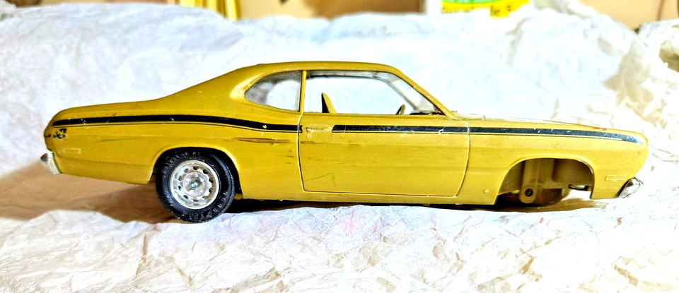 1972 Plymouth Duster Gold Leaf MPC Dealer 1/25 Scale Promo Model with ...