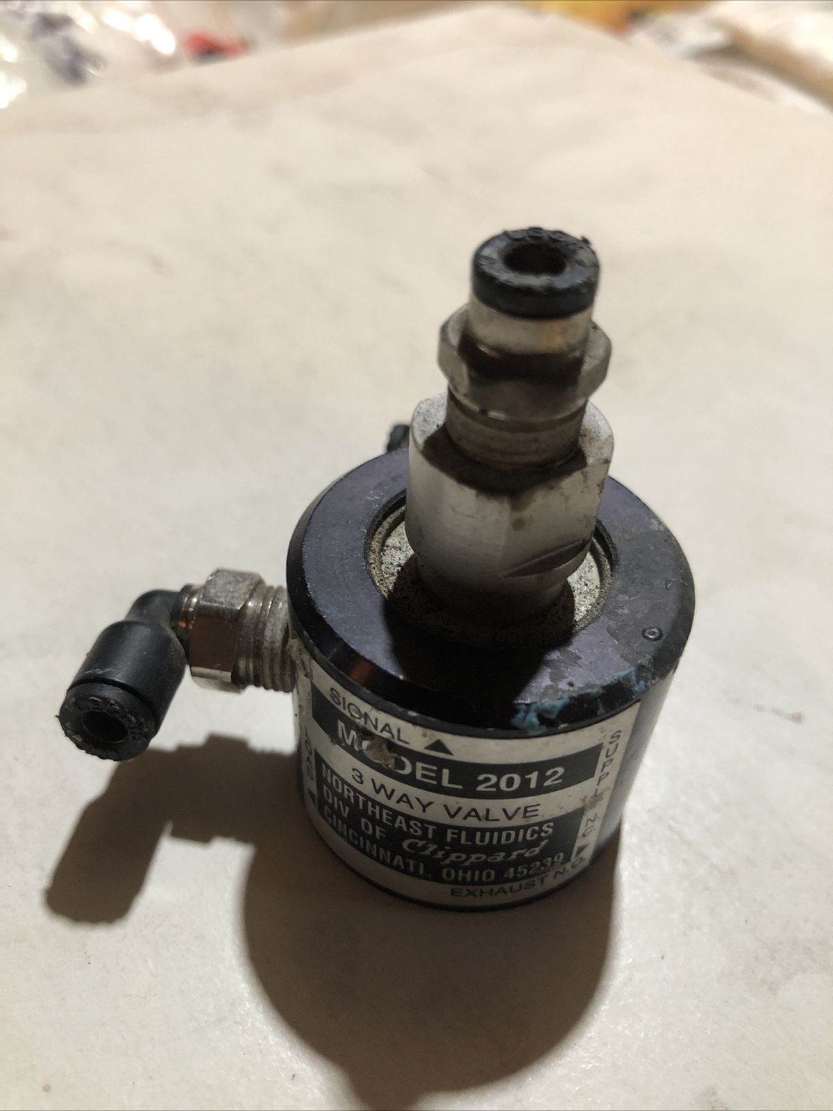 AMAT 0010-39665 LOCKOUT VALVE Clippard Model 2012 Minimatic 3-Way | eBay